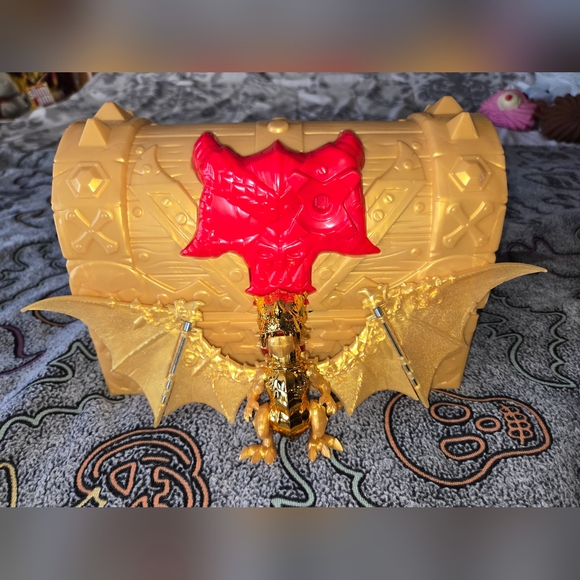 Toys | Treasure X Lost Lands Dragons Realm Golden Dragon With Armor 1 ...